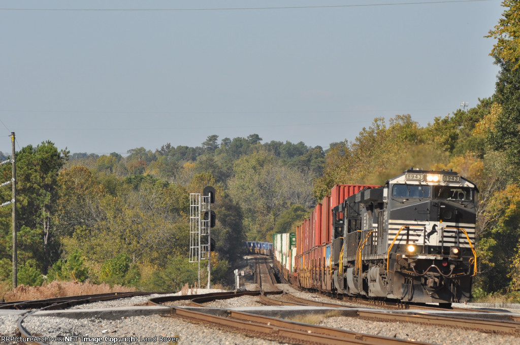 NS 8943 On NS 22 N Southbound